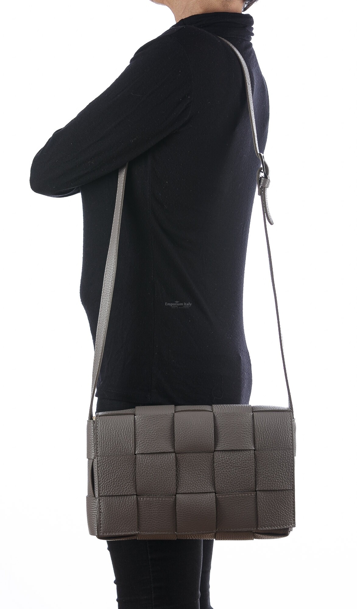 Borsa a spalla da donna in vera pelle intrecciata VIVIANA, colore TAUPE ...